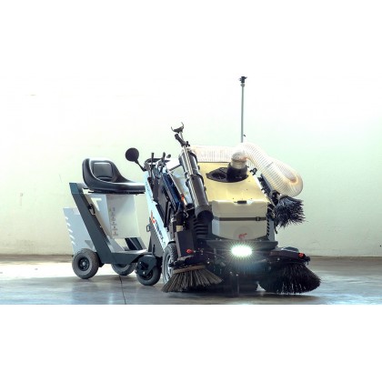MaxWind Electric pavement sweeper